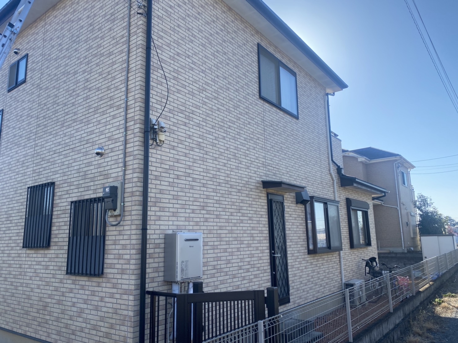 埼玉県坂戸市 H様邸 外壁塗装（TASAI工法）・屋根カバー・外壁コーキング・ベランダ防水工事 | 株式会社AZUPEN(旧株式会社あづま塗装店)