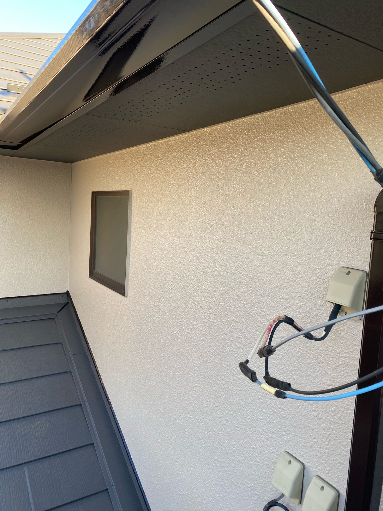 軒天の色でお家の印象が変わる！？～軒天のいろいろな色の選び方をご紹介～ | 株式会社AZUPEN