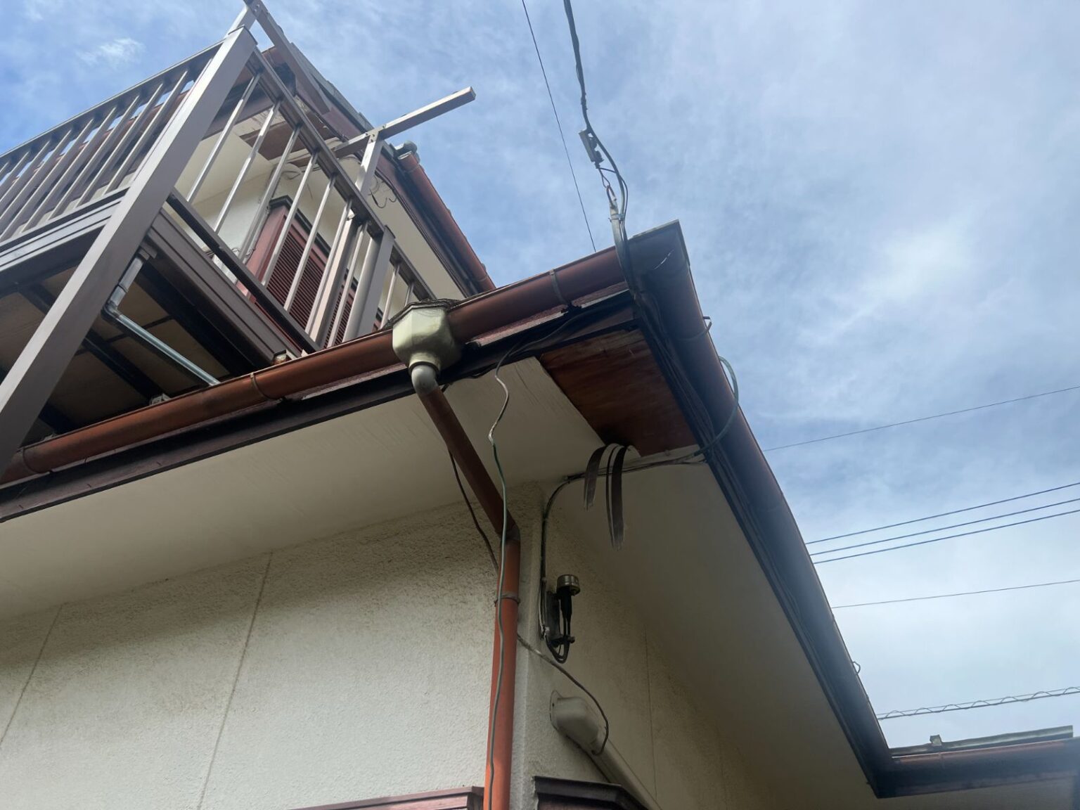 軒天の色でお家の印象が変わる！？～軒天のいろいろな色の選び方をご紹介～ | 株式会社AZUPEN